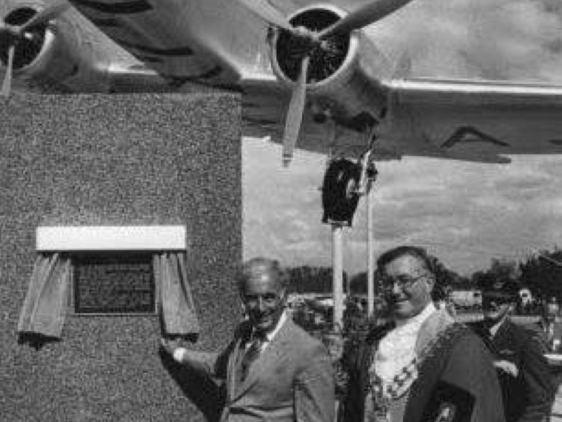 Dedication to the 'new Uiver' | izi.TRAVEL