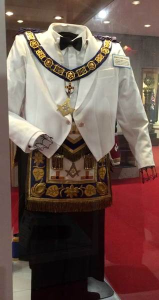 Grand Lodge Officers Regalia | IZI Travel